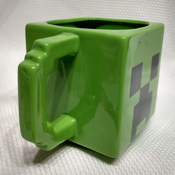 Zak's | Dining | Huge 45 Minecraft Creeper Face Mug Good Condition 2 ...